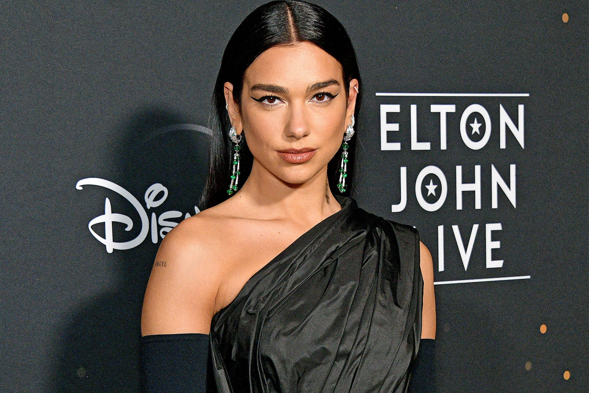 Dua Lipa shpallet një nga artistet më me stil për vitin 2024 - Privebruto