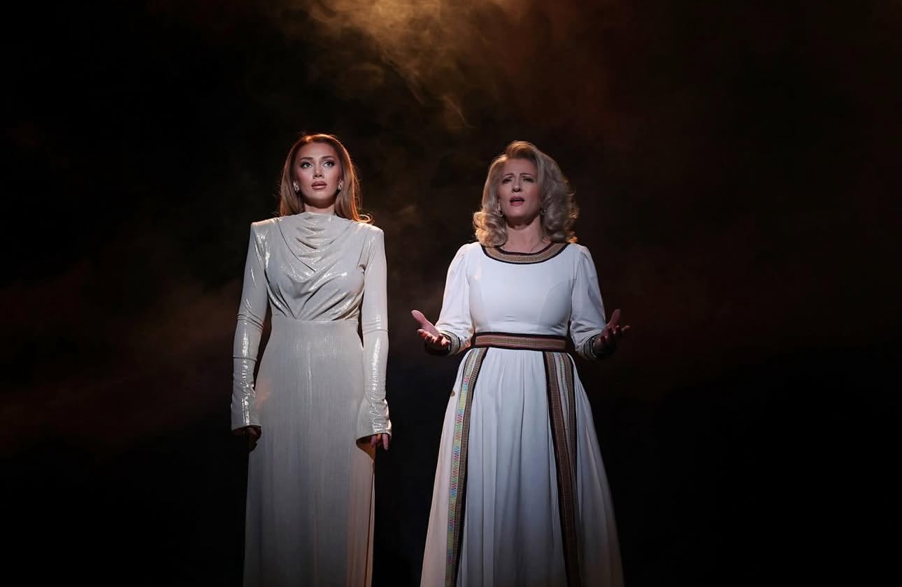 E dëgjuat ‘1432 engjëj’ nga Shkurte Fejza dhe Besiana Behluli? - Privebruto