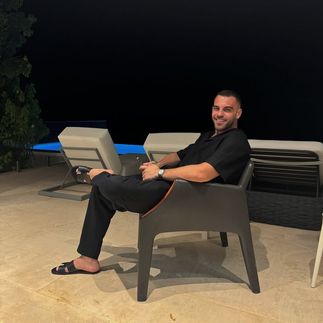 Si rrallë herë, Erik Fullani shfaqet krah djalit të tij - Privebruto